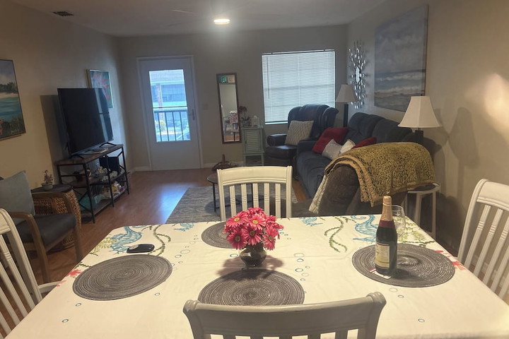 2-bedroom Condo In Englewood With Wifi, Ac. We Are 11 Minutes From The Beach! - Englewood, FL