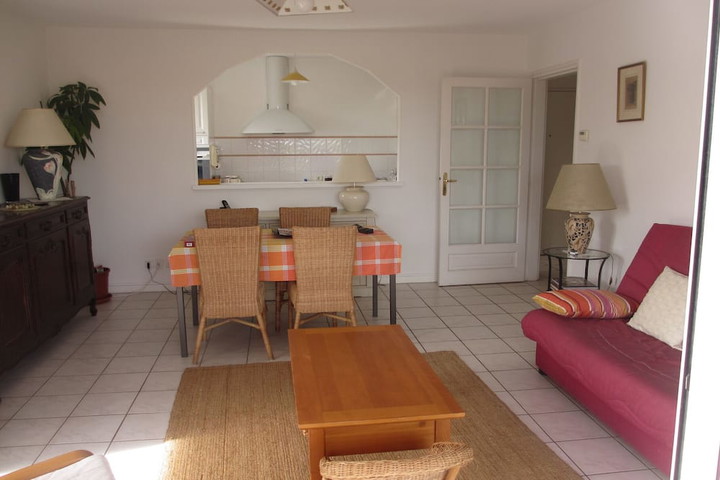 Anglet Near Beaches, Apt. T3 Sleeps 6, Large Balcony, Quiet, View - Bayonne