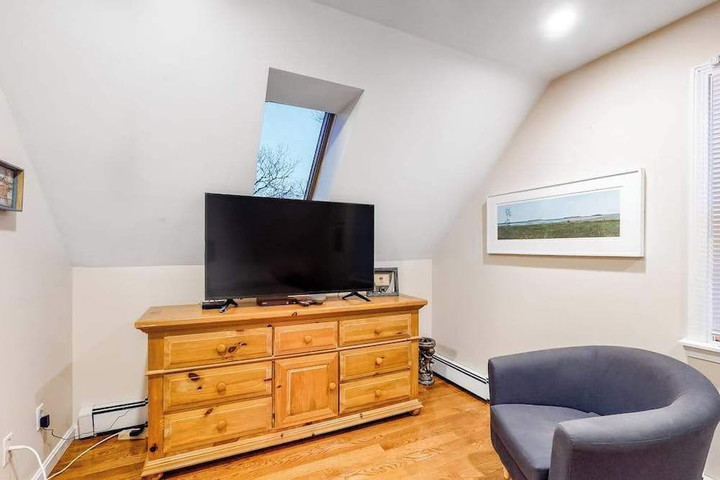 Wonderful Three-story Home With Lovely Decks, Firepit, Fast Wifi & Washer/dryer - Falmouth, MA
