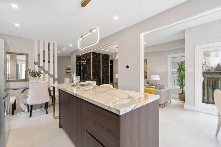 Navigate Stays Canada Luxury Hot Tub Retreat Home - Markham, Canada