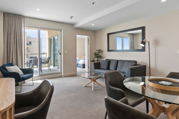 Belle Escapes - Ocean Views At The Bay - Glenelg