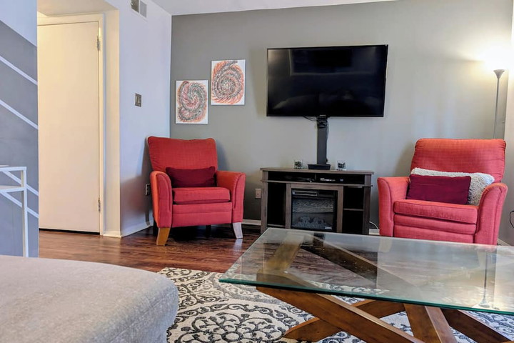 Quiet Townhome In Central Raleigh - Cary, NC