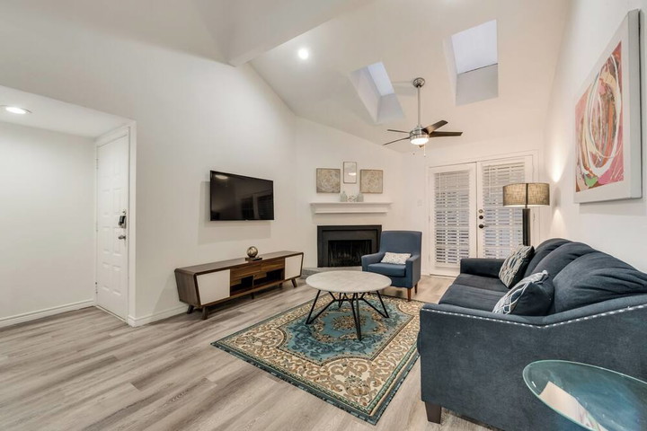 2-bedroom Apartment In Superb Dallas With Wifi, Ac - Dallas, TX