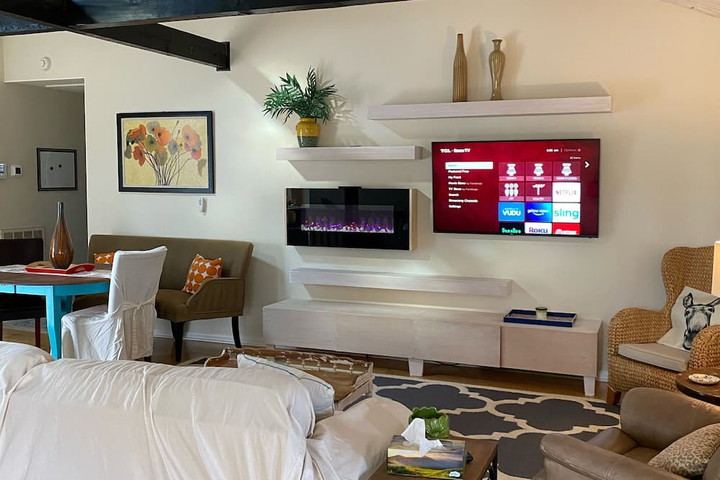 Muletowns Modern Comfy Cottage W/ Inground Pool, Hot Tub, Pool Table & Fire Pit - Columbia, TN