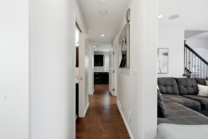 Spacious 4br-4ba House For Large Families & Group In Stonebridge - Saskatoon