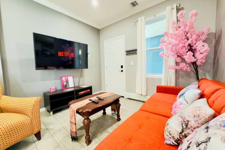 Charming 1-bedroom Apartment With Wifi, Ac, Laundry & Easy Commute To Nyc! - Newark, NJ