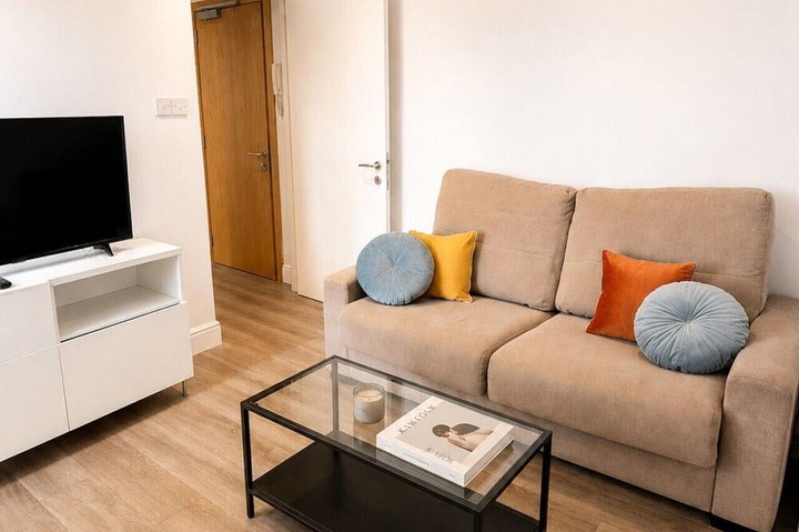Grand Central House - Classic Two Bedroom Balcony - Gibraltar