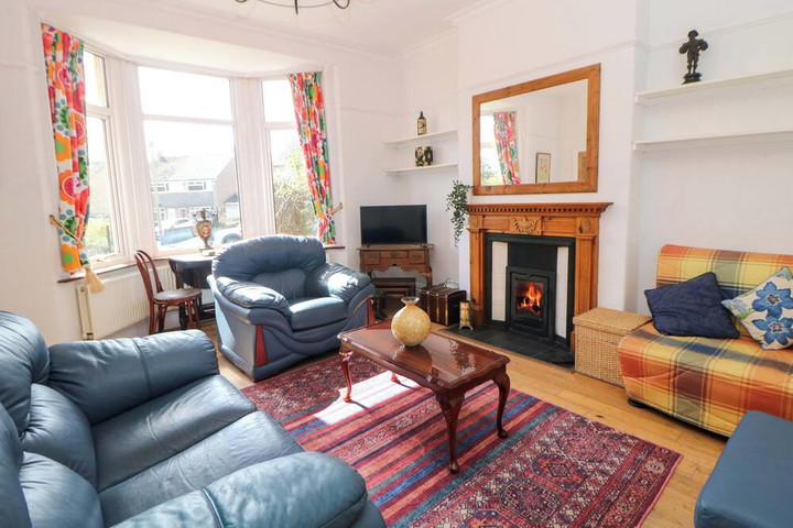 Glenside Lodge, Pet Friendly, With A Garden In Chapel-en-le-frith - Staffordshire