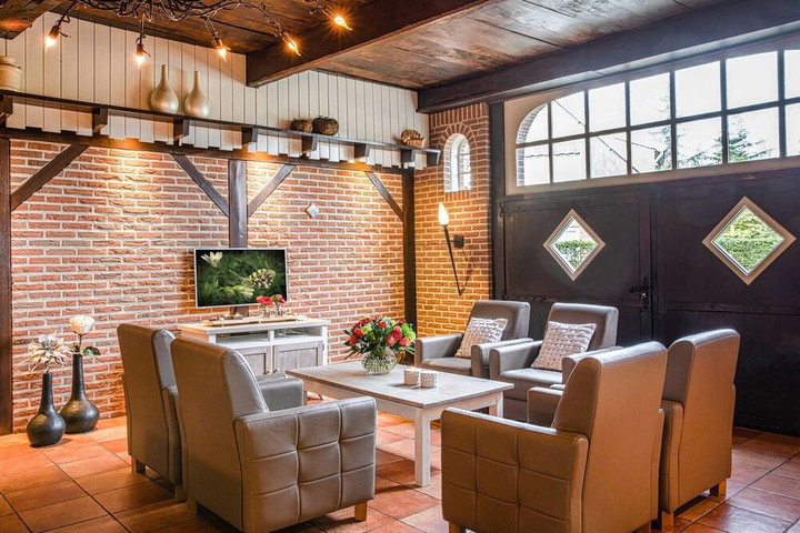 Beautiful Holiday Home With Hot Tub - Enschede
