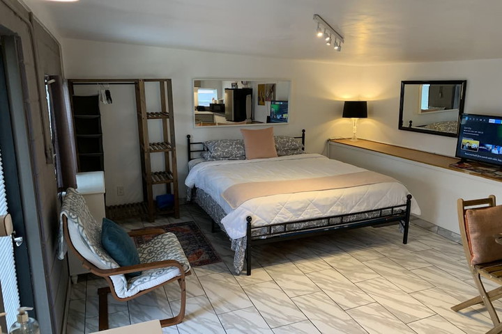 Shabby Chic Guest House La Hills 2 - Whittier, CA