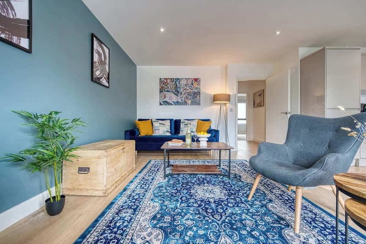 2-br Spacious & Central Flat, Near Ocean Village - Southampton, UK