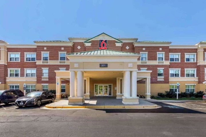 Studio 6 Gaithersburg|spacious King|hearing|kitchen - Maryland (State)