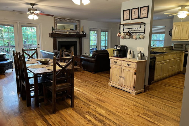 New!lakefront Retreat With Huge Dock, Private Cove. Perfect For Clemson Football - Clemson