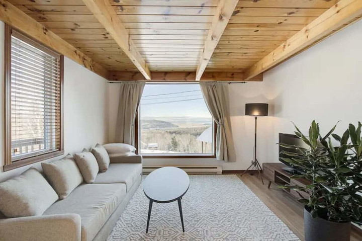 Intimate Apartment With Scenic Views - Baie-Saint-Paul, QC