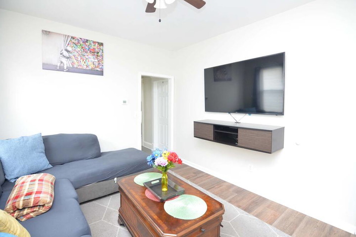 Cozy Beds W/ Parking & Laundry Near Ru/rwj/train - New Brunswick, NJ