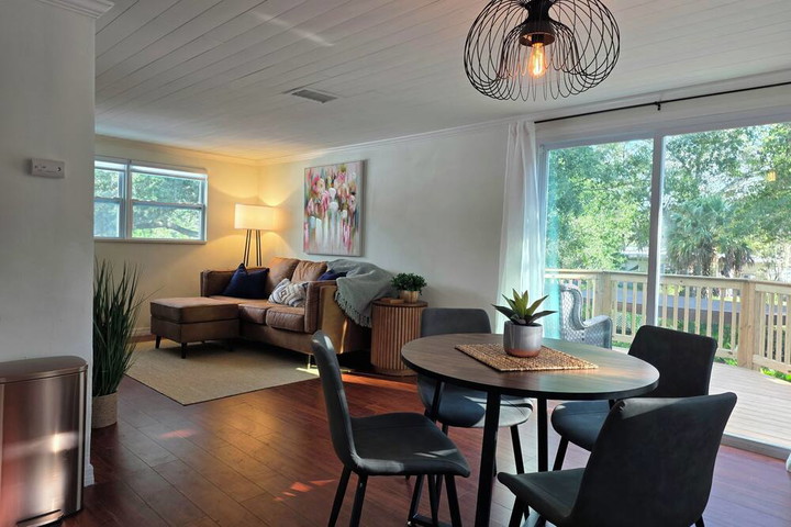 Weeki Palace W/ Backyard Escape & River Access! - Pine Island, FL