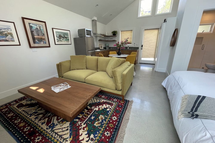 Brand New Charming Guest House In Lovely Northwest Glendale Ca. Private &Quiet - Los Angeles