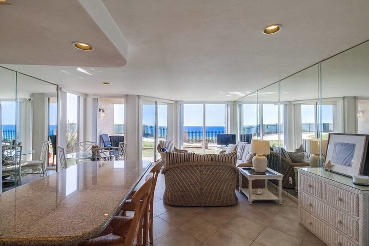 Stunning Cliffside Condo | Oceanfront - Del Mar, CA