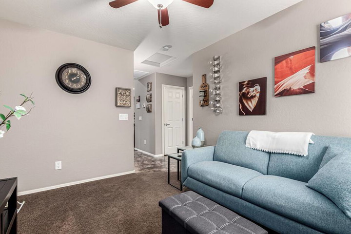 A Maricopa Must: 4br/3ba Immaculate Home W/jacuzzi - Maricopa, AZ