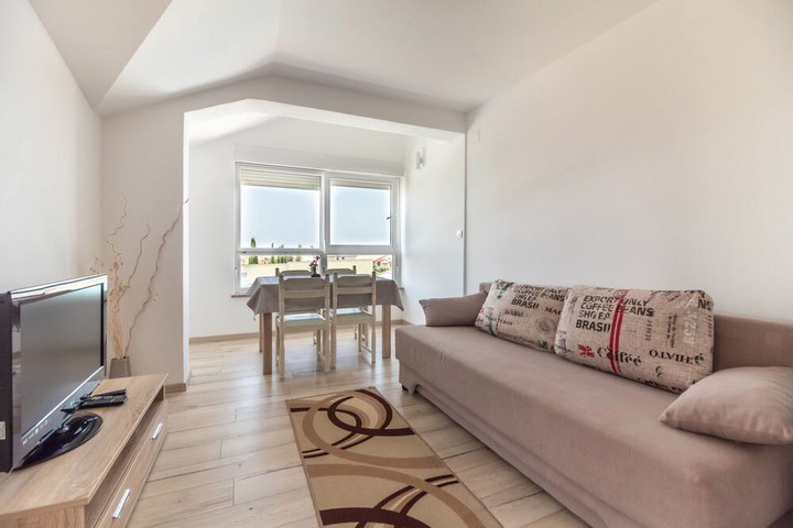 Villa - Apartment Ii (4 + 2); Salt Water Pool, Air Conditioning, Wi Fi - Pula