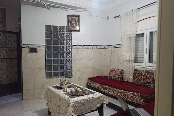 Joli F1 Convivial,propre Neuf , Indépendant, éQuipée, Stratégique De - Algeria