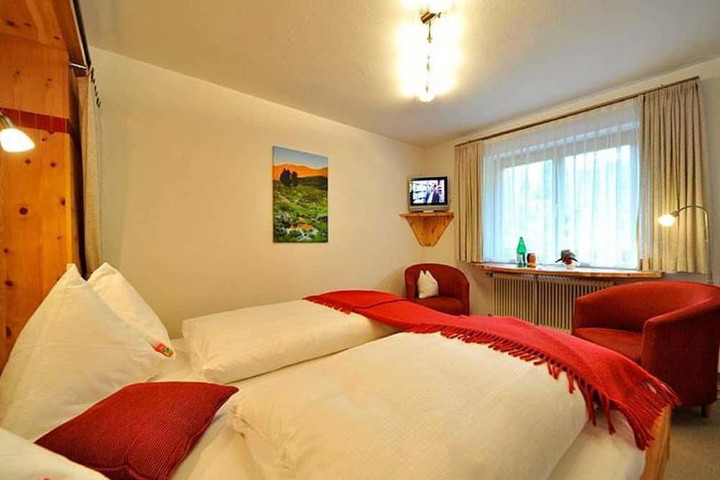 Nockberge Zirbenzimmer - Pension Haus Isabella - Bad Kleinkirchheim