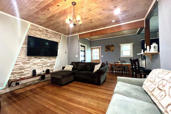 Riverside Home Comfortable & Cozy - Belmont, NC