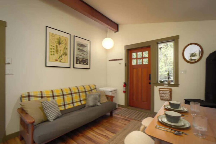 The Rocky Knoll - Garden View - Pet Friendly - Vancouver Island