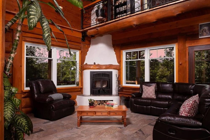 Montagnard Des Pays-d`en-haut / Private Pool & Spa / Nature & Lake - Saint-Sauveur