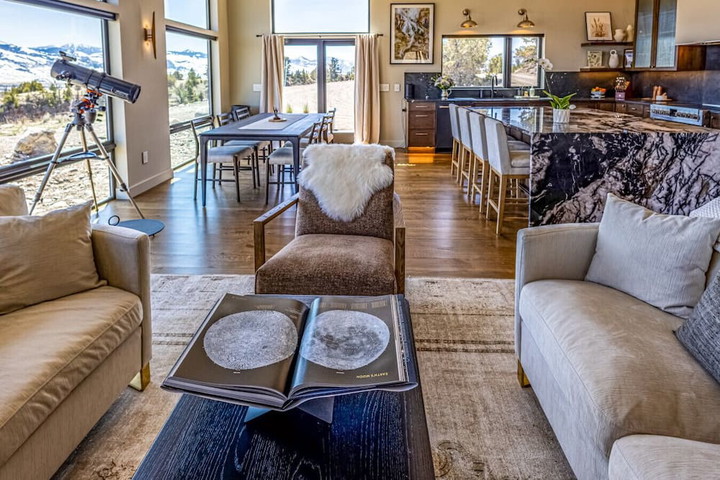 Moonrise Ridge, A Luxury Mountain Home Set In Paradise Valley - Emigrant, MT