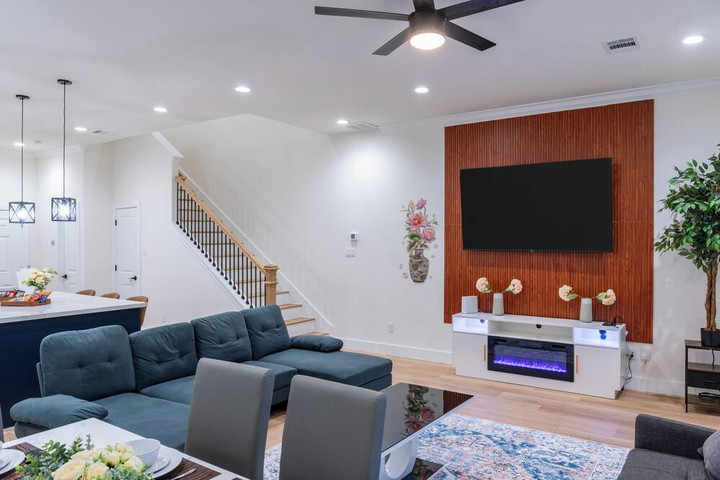 10 Mins To Nrg, Sleeps 12, Hot Tub, 4br Home - 休斯敦