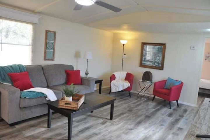 Retro Retreat - Lebanon, TN