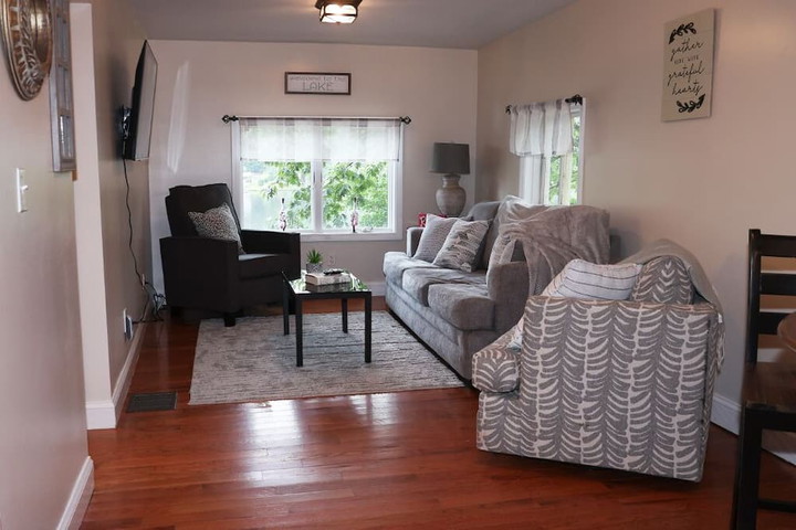 Serene 2-bedroom, 2-bath Lakefront Retreat On Scenic Staffordville Lake - 코네티컷
