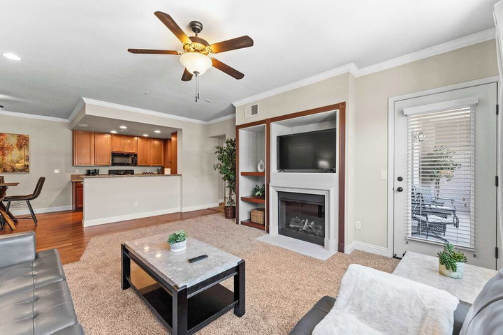 South Reno 1br · Hot Tub, Yoga Studio & Gym - Reno