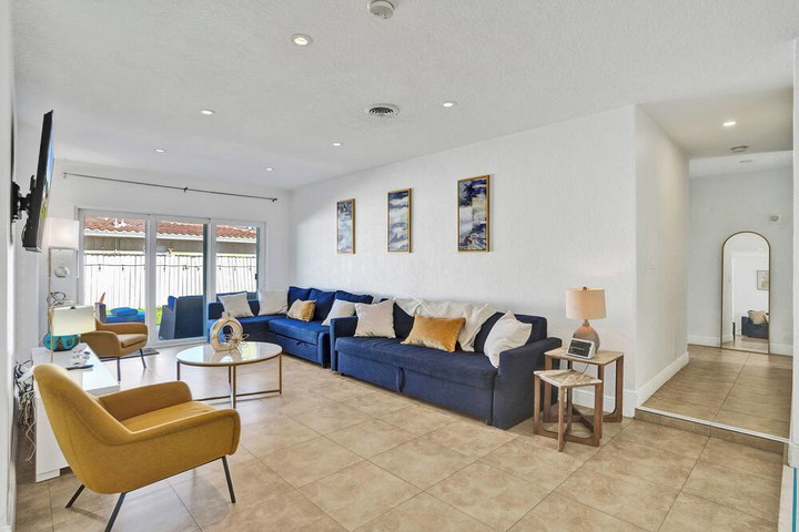 Miami Spacious 4br Retreat 10 Min To Beaches Bbq Firepit Backyard - Miami Beach, FL