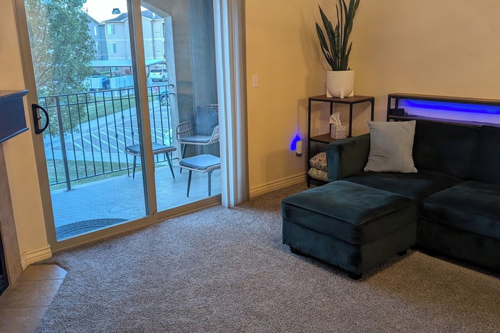 Sage Hollow Is A Cozy, Modern, Mid Level Condo In The Heart Of Town. - Vernal, UT