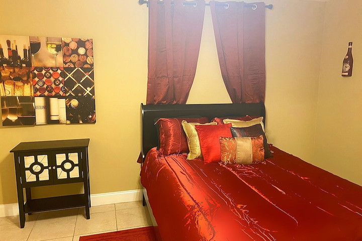 Lovely 2 Bedroom Condo With *Free Parking And Wifi* - Coral Springs
