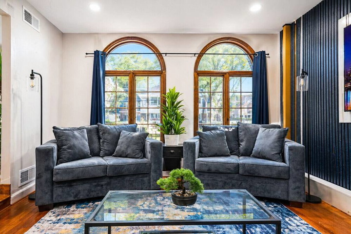 Mega Mansion! 6br-3.5ba | Nyc | Ewr | Free Parking - Elizabeth, NJ