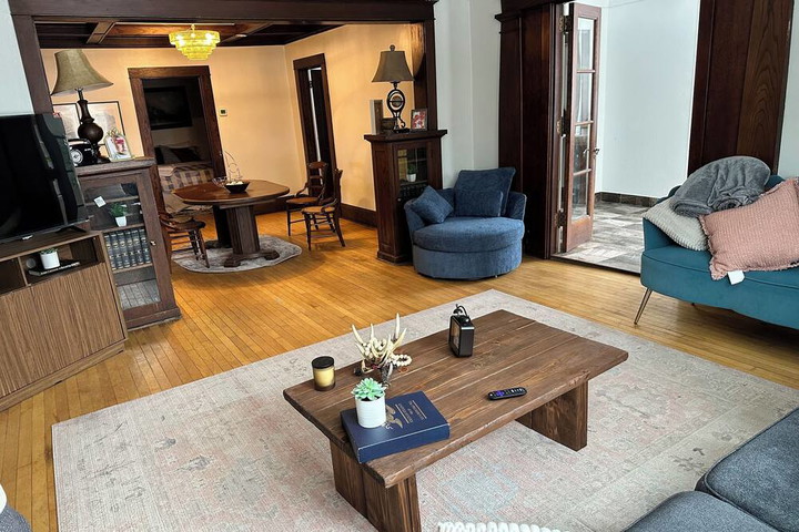 5 Bedrooms With Parking Near Ne Arts District, 15min To Nsc And Us Bank Stadium - Minneapolis, MN