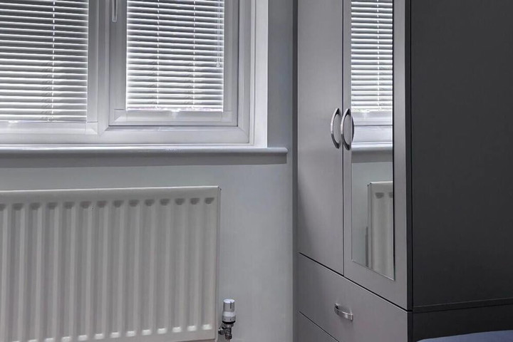 Private Hydro Pool, Double Bed Tv, Bathroom - Other Areas Part Pvt & Shared Home - Bolton