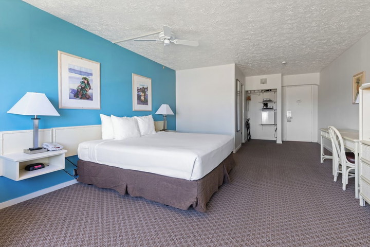Stylish Stay | Pool Access | Near Kanaha Pond State Wildlife Sanctuary - 1.1 Mi - Paia, HI