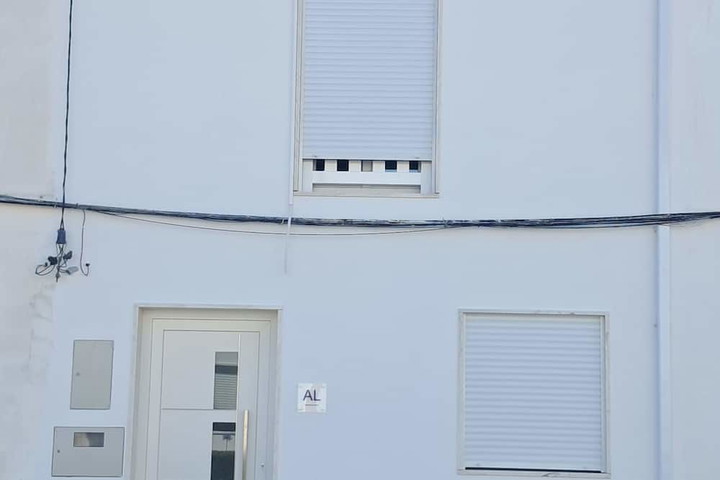 Refúgio Viçoso: Quiet Family Home With A Patio And 3 Air Conditioners) - Vila Viçosa
