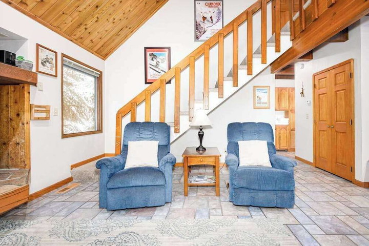 Snowbird Chalet #5 | Walk To Lift | Fireplace - Alaska