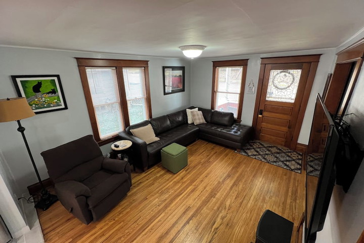 The Tangerine Terrace - Charming 4-bedroom House In Red Wing With Two King Beds - Red Wing, MN