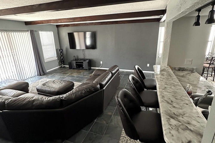Charming 3-bedroom House With Refrigerated Ac In Golf Course Community - Albuquerque, NM