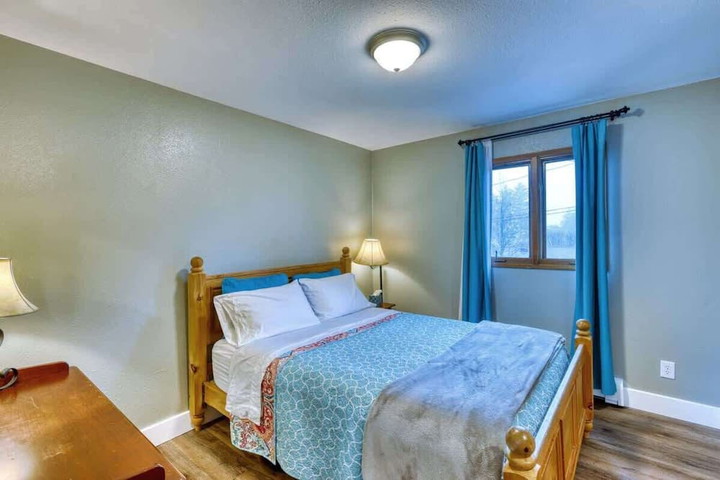 Kodiak Coastal Getaway: Ocean Views & Cozy Retreat - Alaska