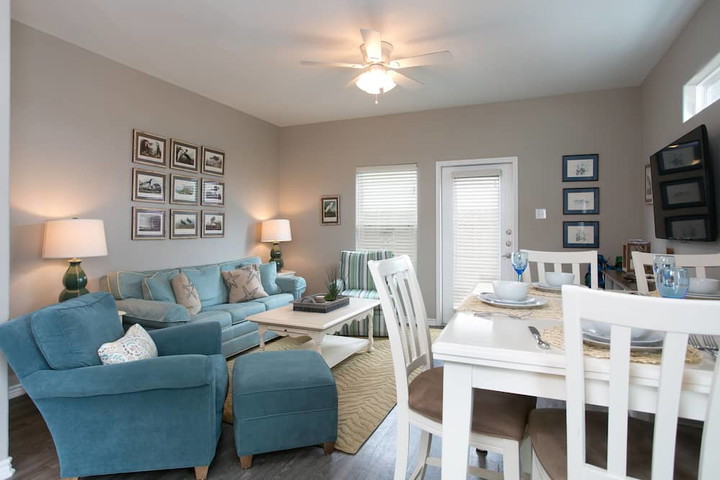 Stunning Decor, Bright Th With Fantastic H/pool. Steps From Restaurants And Sh - Corpus Christi, TX