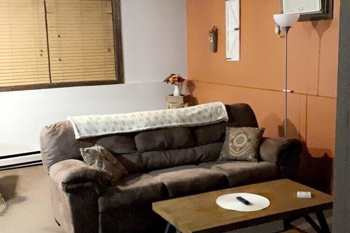 Hc Hideaway - Rustic Roomy Relaxing!  Queen Bed, Full Kitchen! - Aberdeen, SD