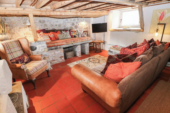 The Cheese House At Gileston Manor, Pet Friendly In St Athan - Barry