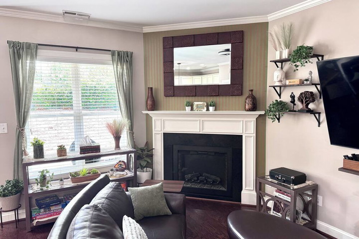 3br Sleeps 10 W/king Beds, Artful Design & Central - Raleigh, NC